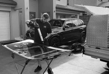 Windscreen Rubber Resealing Quickglass Reliable And Trusted